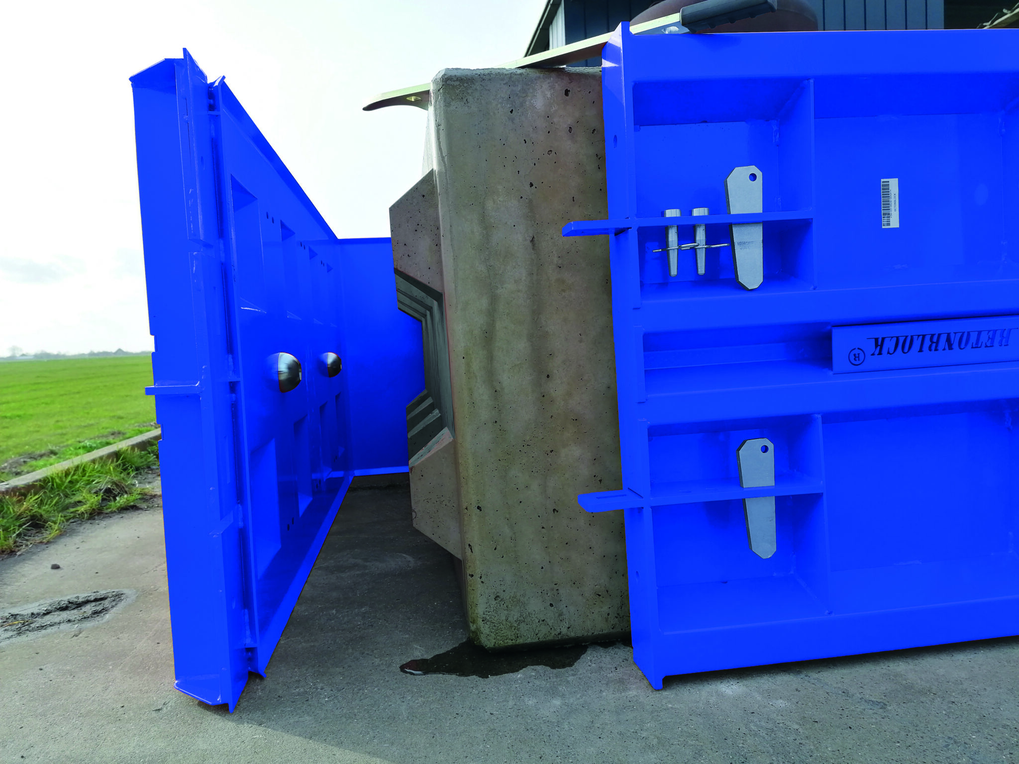 An Exploration of Concrete Block Forms in Modern Construction - Venison ...